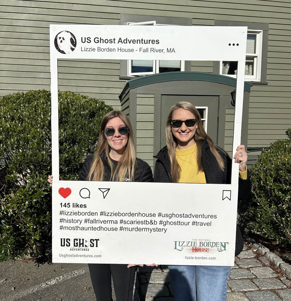 Visiting the Lizzie Borden House: A Spooky Season Must-Do - Besties Be ...